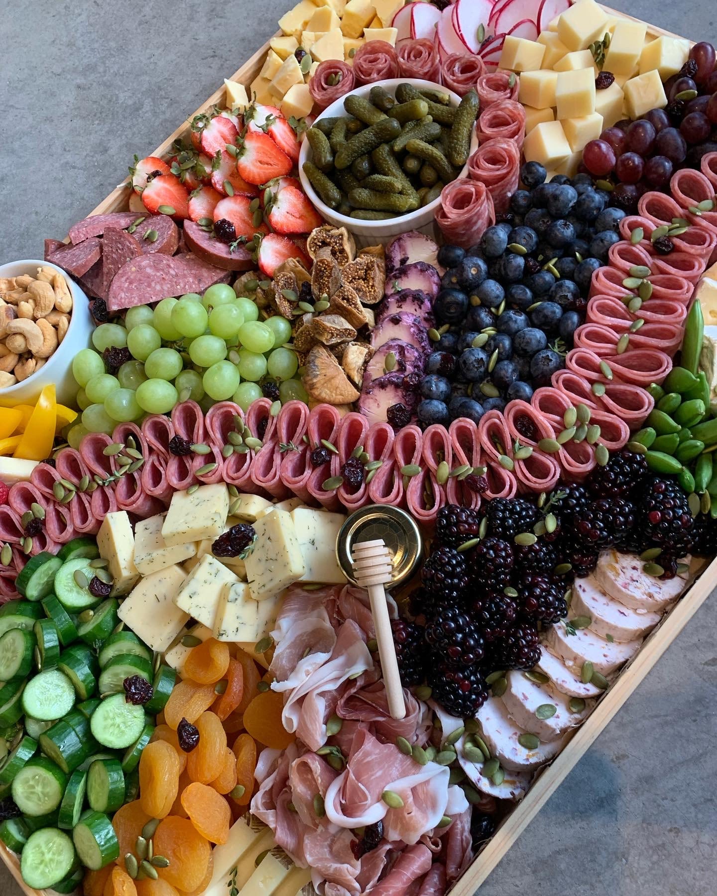 24"x18" Wooden Board, 25-30 People | Social Rind Co.